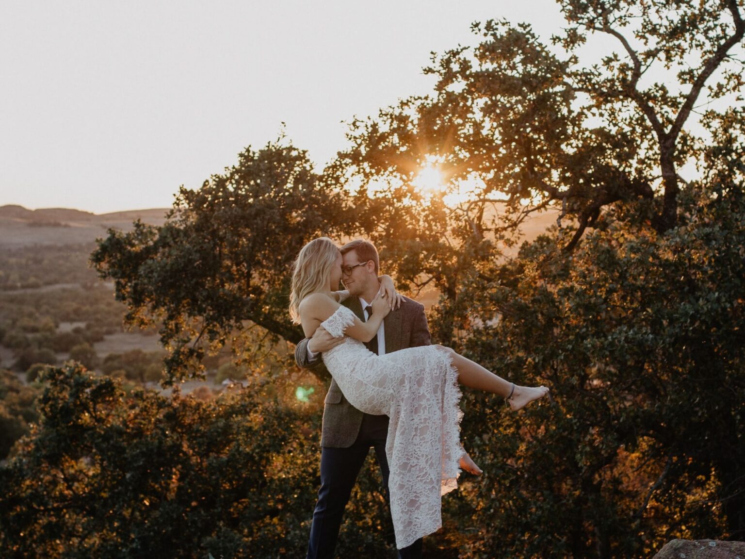5pm Wedding Day Itinerary Timeline To Create the Perfect Day