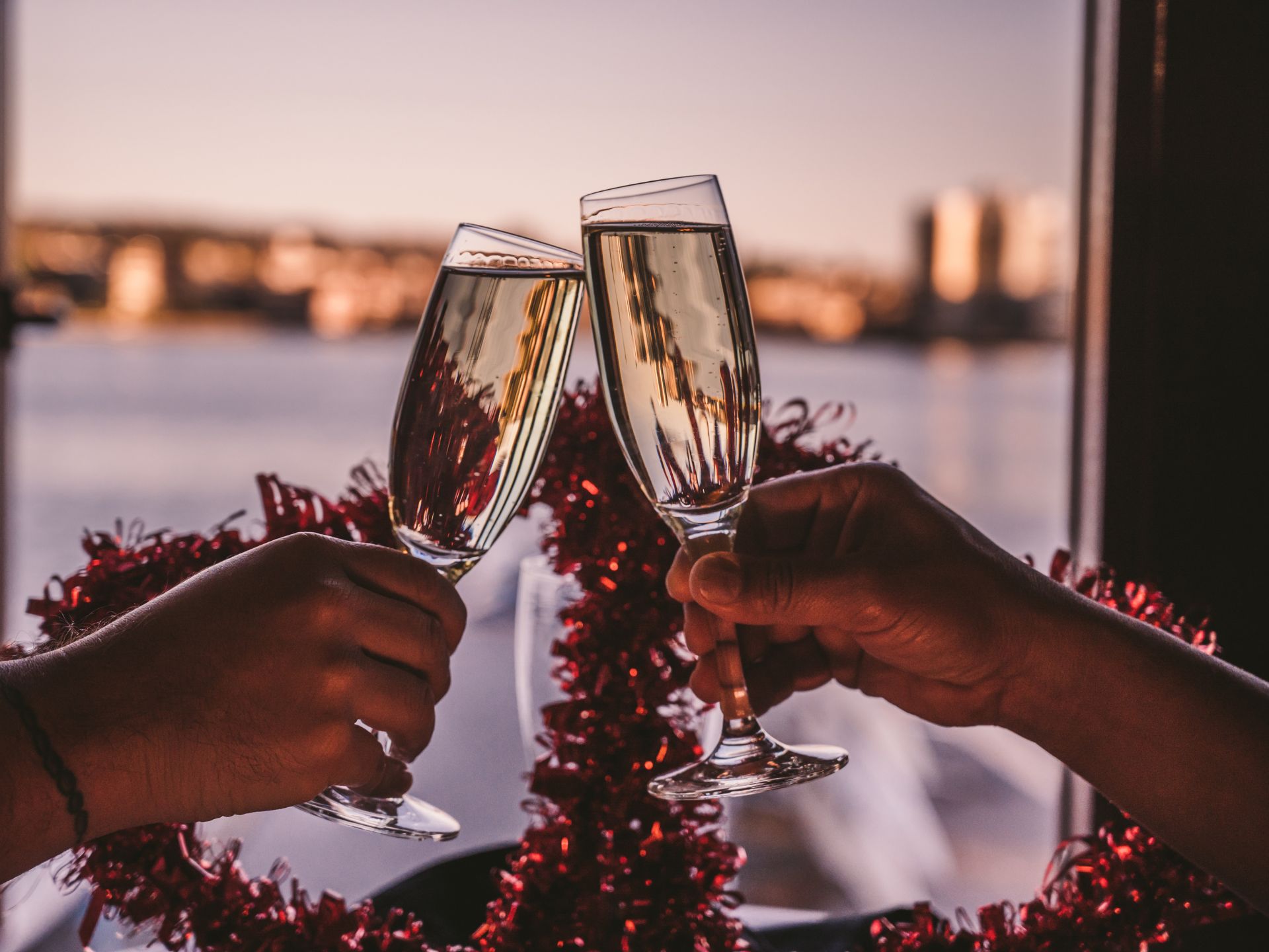 40 Romantic Valentine's Day Date Ideas for Couples To Do Together